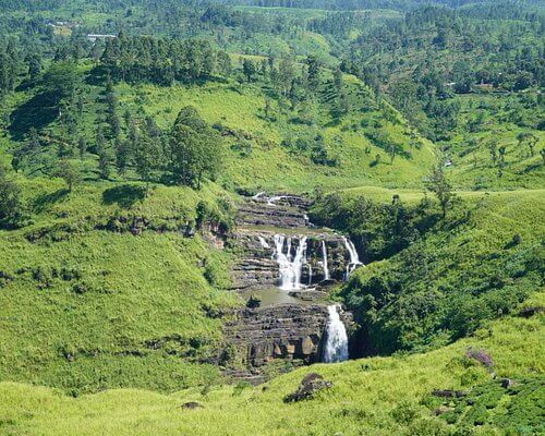 Photostop Waterfalls - Travelups
